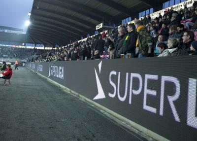 China Portable P6.67 Outdoor LED Perimeter Board for Sports Stadiums IP65 7000cd for sale