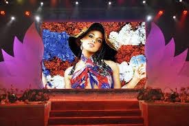 China P4 SMD 2121 Indoor Full Color LED Video Wall Screen 4mm Pitch 640x640mm for sale