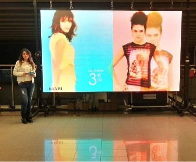 China P4 IP34 SMD Digital Indoor LED Display Board 4mm Pixel Pitch 62500 Density Aluminum Cabinet for sale
