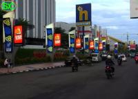 China P6 Outdoor Pole Street Advertising LED Display Screen 128x128mm 62500pixels/m² for sale