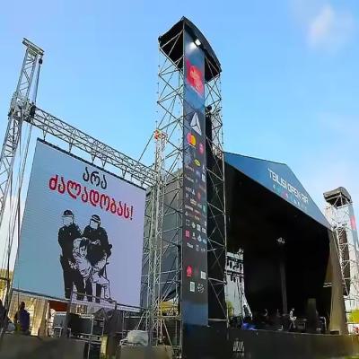 China Indoor P2 LED Display Screen 128x64 Resolution 1/32 Scan for Shopping Mall for sale