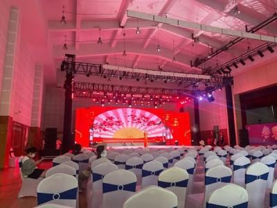 China Outdoor Full Color P4 LED Display 256x128mm Die Cast Aluminum Cabinet 720Hz Refresh Rate for sale