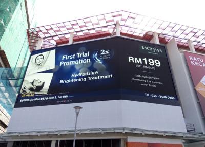 China P10 Outdoor LED Advertising Screen IP65 Waterproof Iron Cabinet 7500cd Brightness Wide Viewing Angle for sale