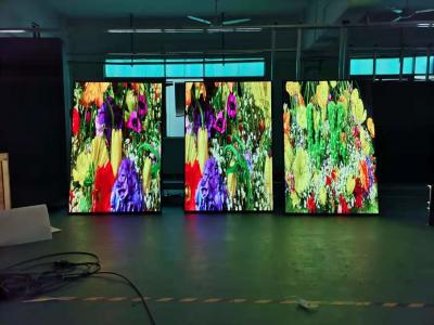 China Shopping Center HD P3 LED Poster Display Wide View Angle Computer Synchronous Control for sale