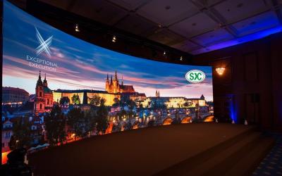 China Indoor Full Color Curved LED Display P3.91 250x250mm Module 1/16 Scan for sale