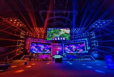 China P4 Indoor Full Color SMD2121 LED Display 62500 Pixels/m² 10-14 Bit Signal Processing for sale