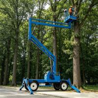 China 10M 80 Ft Articulating Towable Boom Lift Platform Compact Lightweight for sale