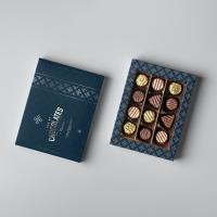 China Gold Foil Printing Handling Custom Made Recyclable Chocolate Box For Christmas for sale
