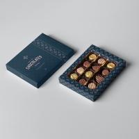 China Gold Foil Printing Handling Custom Made Recyclable Chocolate Box For Christmas for sale