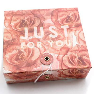 China Drawer Pull Out Cardboard Packaging Box For Serum Essential Oil Cosmetic Gift Set Kit for sale
