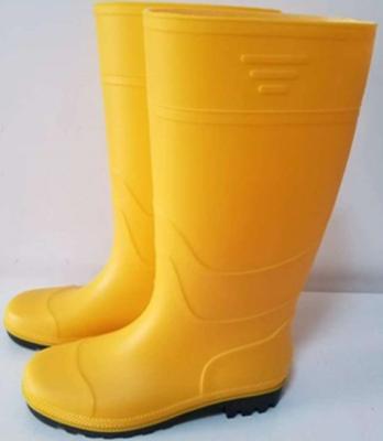 China Rubber Outsole Yellow Italy Style PVC Portable Safety Rain Boots Customized Design for sale