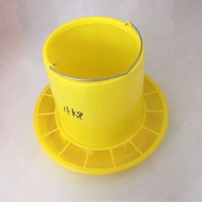 China Circular PE 12kg Goose Poultry Feeder Drinker for sale