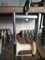 China Aerial Cable 120 X 130mm  Conductor Stringing Blocks Stringing Roller Block For Overhead Line for sale