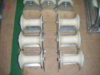 China 10KN Rated Load Cable Pithead Roller with 80-200mm Applicable Diameter for Cable Pulling Protection for sale
