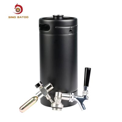 China 128oz 3.8L Stainless Steel Mini Keg Beer Dispenser Kit with CO2 Regulator for sale