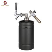 China 2L 64oz Vacuum Insulated Pressurized Mini Keg Beer Growler with CO2 Regulator for sale