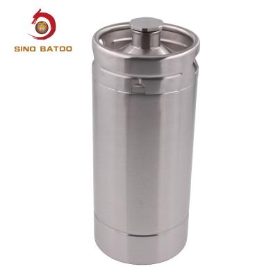 China 4L Single Wall Stainless Steel Mini Keg Custom Logo Portable Beer Keg 135mm for sale