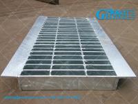 China Steel Grating Drainage Trench Cover | High Load Capacity | Hot Dipped Galvanized | Fish Tail Frame - HeslyGrating for sale