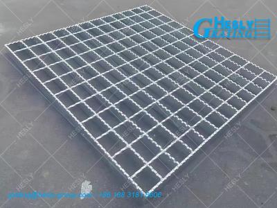 China Punching Serrations Steel Bar Grating | 35X5mm beating bar @30mm pitch | 60 micron meter zinc layer | Hesly Grating for sale