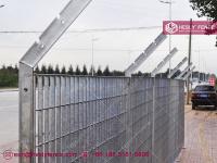 China hot dipped galvanised Steel Grating Fence | Metal Grating Fencing | 60X60mm square post for sale