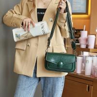 China Custom Logo Small Square Crossbody Cowhide Bag for Women Daily Use 20cm x 15cm for sale