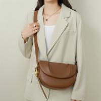 China Genuine Leather Vintage Pleated Armpit Saddle Bag Crossbody for Ladies 30cm for sale