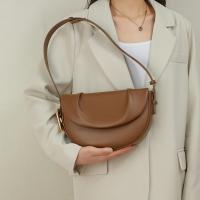 China Genuine Leather Vintage Pleated Armpit Saddle Bag Crossbody for Ladies 30cm for sale