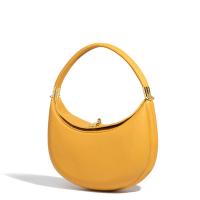 China Genuine Leather Crescent Shape Crossbody Bag with Magnetic Clasp and Inside Zipper Pocket 30cm for sale
