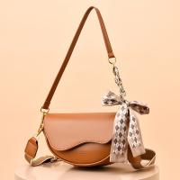 China Pu Leather Ladies Hand Bag Zipper Closure Fashion Shoulder Bag 2024 Trendy 30cm for sale
