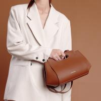 China Polyester Lining Cowhide Handbag Women Versatile Leather Bag for Everyday Wear 30cm for sale