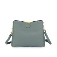 China Women's Genuine Leather Tote Bag Fashionable Bucket Design Daily Life Essential 35cm for sale