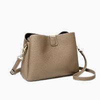 China Women's Genuine Leather Tote Bag Fashionable Bucket Design Daily Life Essential 35cm for sale