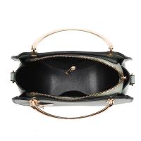 China Custom Logo Cat Pendant Women's Handbag with Zipper Closure 2024 New Style for sale