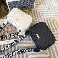 China Small Classic PU Cross Body Bag for Ladies Waterproof Adjustable Strap 20cm for sale