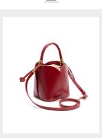 China Genuine Leather Drawstring Sling Crossbody Tote Bucket Bag for Daily Use Custom Logo OEM for sale