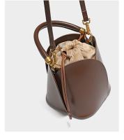 China Genuine Leather Drawstring Sling Crossbody Tote Bucket Bag for Daily Use Custom Logo OEM for sale