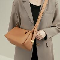 China Polyester Lining Crossbody Bag for Women Shoulder Leather Bag 30cm 500g for sale