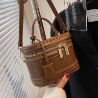China 2024 Fall Women Crossbody Bags Designer Branded Handbags for Daily Use 30x20x10 cm for sale