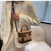 China 2024 Fall Women Crossbody Bags Designer Branded Handbags for Daily Use 30x20x10 cm for sale