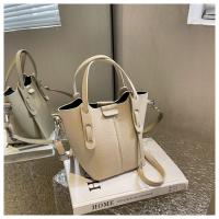 China All Seasons Essential Fashionable Women's Shoulder Bag 2023 with End Sensory Design for sale