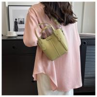 China All Seasons Essential Fashionable Women's Shoulder Bag 2023 with End Sensory Design for sale