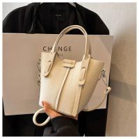 China All Seasons Essential Fashionable Women's Shoulder Bag 2023 with End Sensory Design for sale