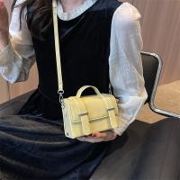 China Women's Crossbody Leather Belt Bag with Adjustable Strap 2-in-1 Design for sale