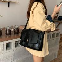 China Retro Large Capacity Leather Shoulder Bag for Women 2024 Vintage Fashion Handbag for sale