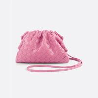 China Hand Woven Genuine Leather Cloud Bag Fashionable Design 30cm Daily Use Crossbody for sale