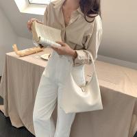 China Folding Women's Shoulder Bag Trend Handbag Low MOQ Mix Models 2024 Spring Fashion for sale