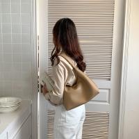 China Folding Women's Shoulder Bag Trend Handbag Low MOQ Mix Models 2024 Spring Fashion for sale