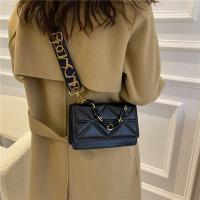 China Luxury Ladies Crossbody Bags Fashion Shoulder Female Bags Women Handbags All Seasons 30x20cm for sale