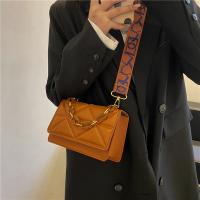 China Luxury Ladies Crossbody Bags Fashion Shoulder Female Bags Women Handbags All Seasons 30x20cm for sale