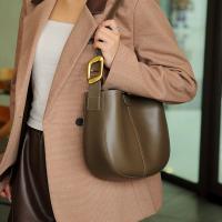 China Vintage Messenger Bag Women Crossbody Bag Custom Logo Available Sample 1 Piece for sale